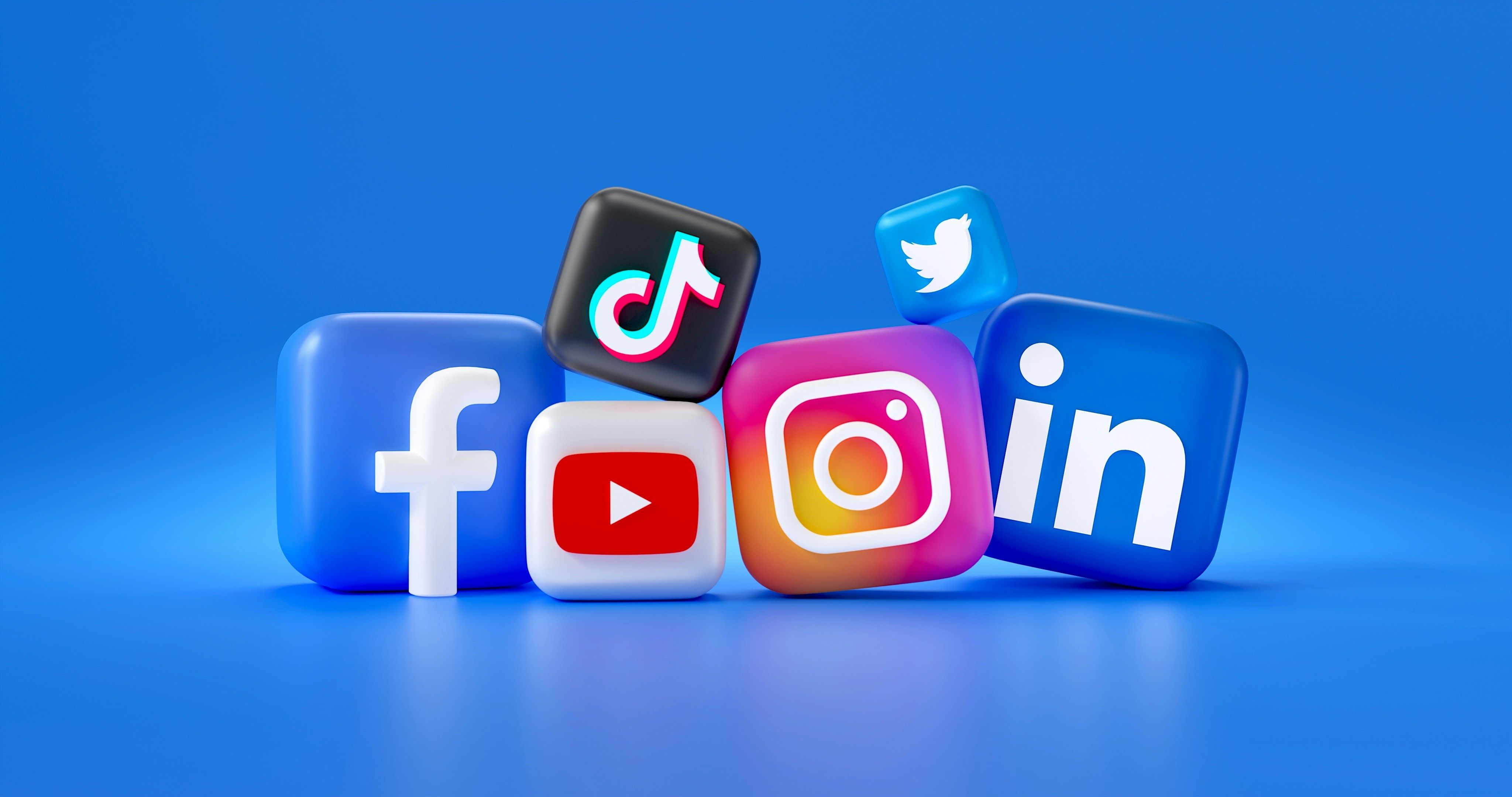 Συνδεθείτε με το ΕΒΕΘ στα Social Media!